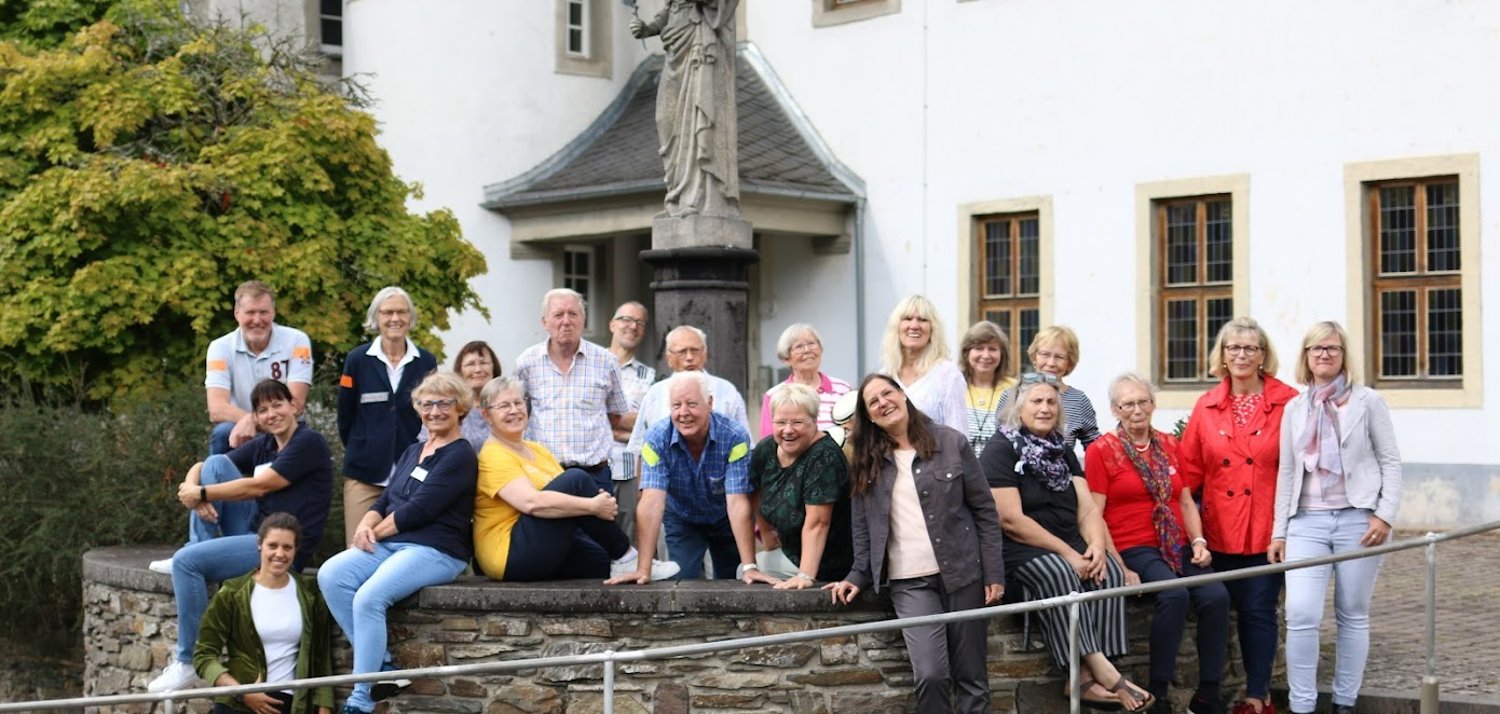 Die „Netten Nachbarn" bilden sich fort - Endlich wieder eine ...